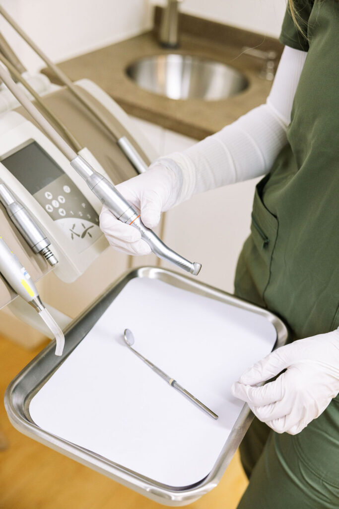 Holistic Dental Crowns: Natural, Biocompatible Solutions